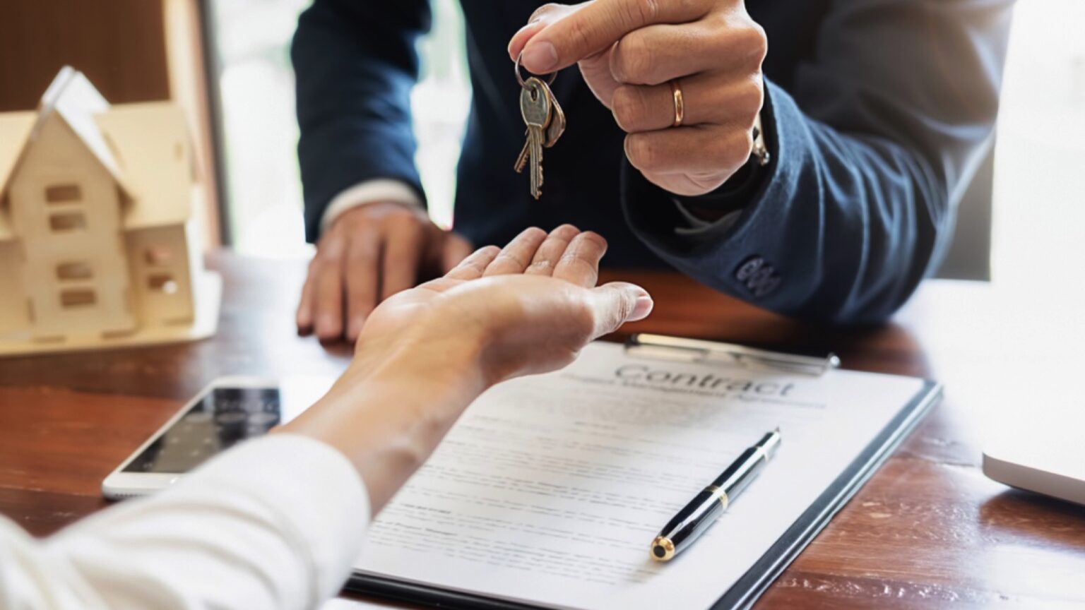 15 Subtle Signs You Are Better Off Financially Than the Average ...